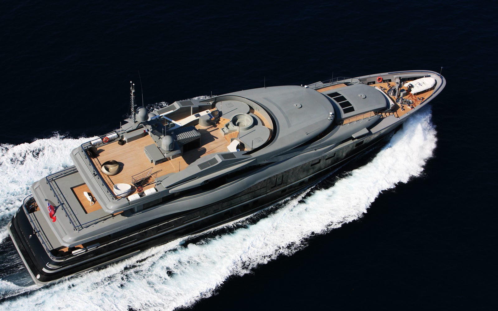 Yacht SEA FORCE ONE, Admiral | CHARTERWORLD Luxury Superyacht Charters
